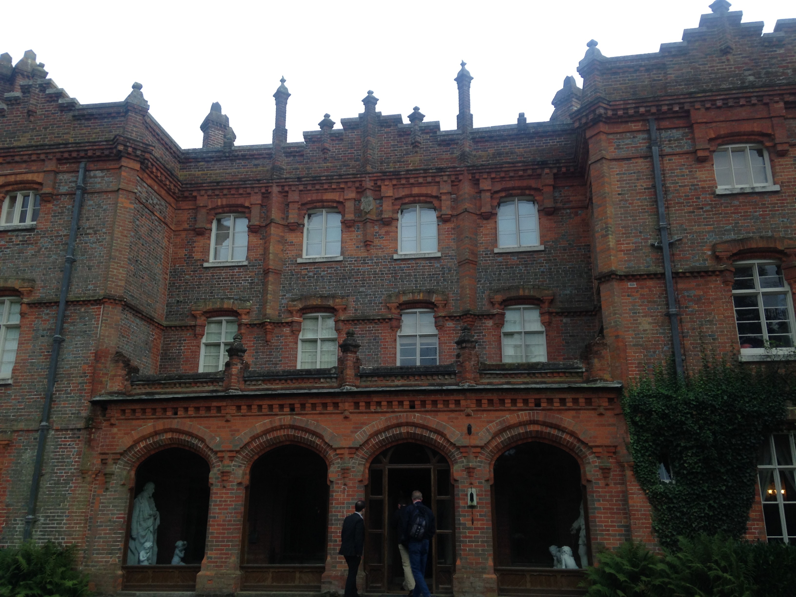 Tom Stammers, Old French and New Money: The Singer Family in Britain ...